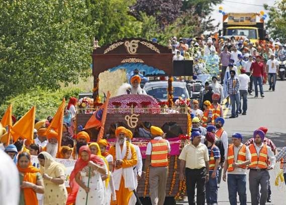 Sikh community celebrates | SikhNet