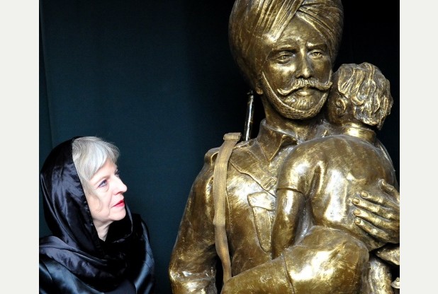 Secretary Unveils Sikh Hero Statues | SikhNet