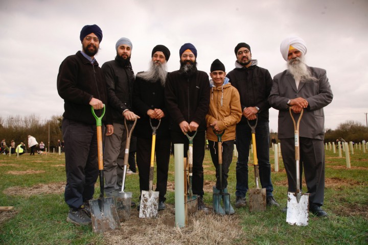 Tree Planting by Sikhs in Derby UK | SikhNet