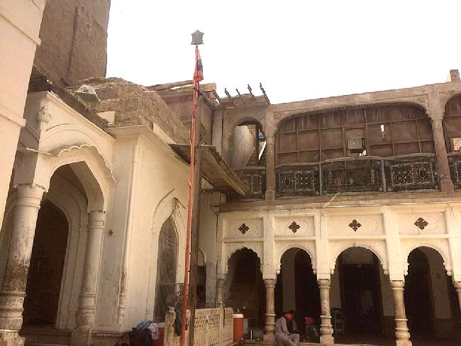 Guru Nanak at Shikarpur, Sindh | SikhNet