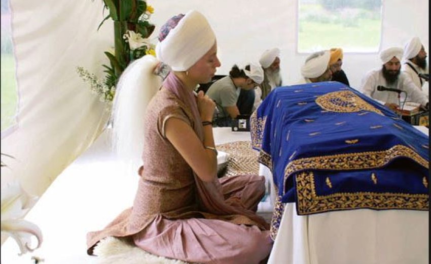 Why Sikhs Need More Female Granthis | SikhNet