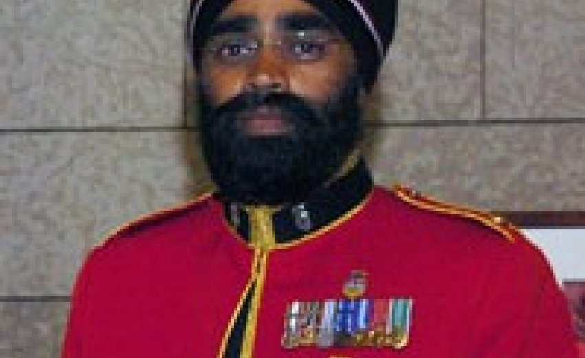 First Canadian Sikh soldier takes command of BC regiment | SikhNet