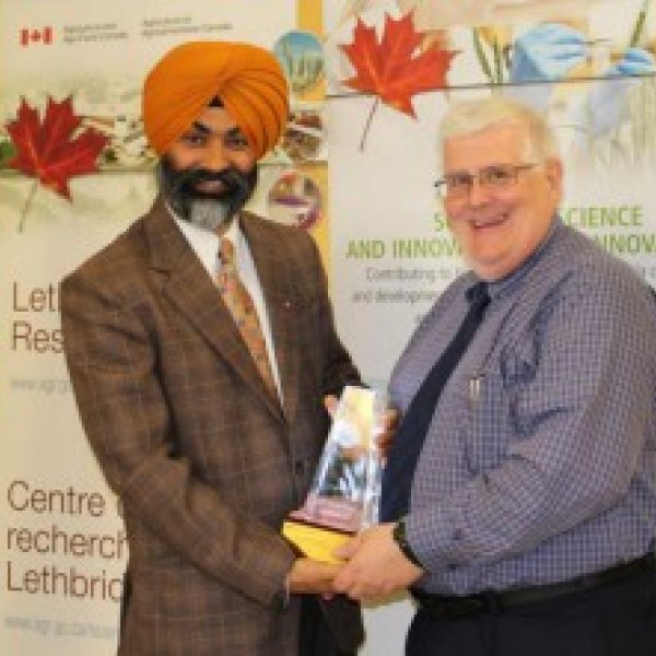 Dr Harpinder S Randhawa received the Gold Harvest Award for Innovation ...