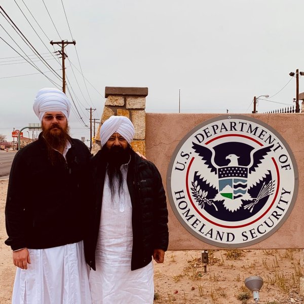 Chardi Kala Jatha Sings Gurbani Kirtan for ICE Detainees | SikhNet