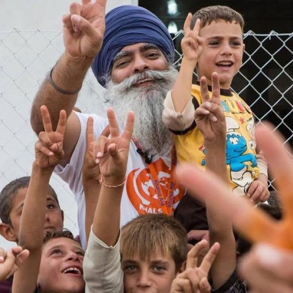 10 Times The Sikh Community Proved That Humanity Is Above Everything ...