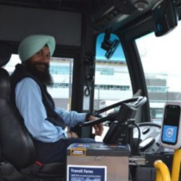 Sikh Bus Driver Helps 2 Missing Children in 2 Days | SikhNet