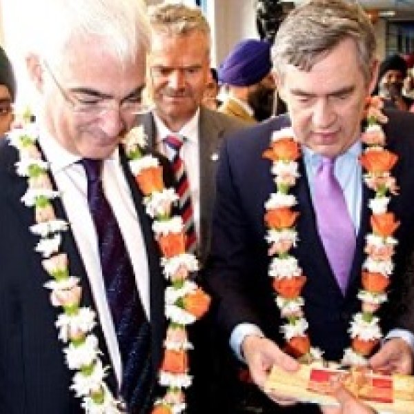 PM Gordon Brown visits Sikhs in Derby... | SikhNet