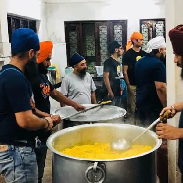 Sikh Community’s Acts of Kindness: 10 Times They Proved Humanity ...