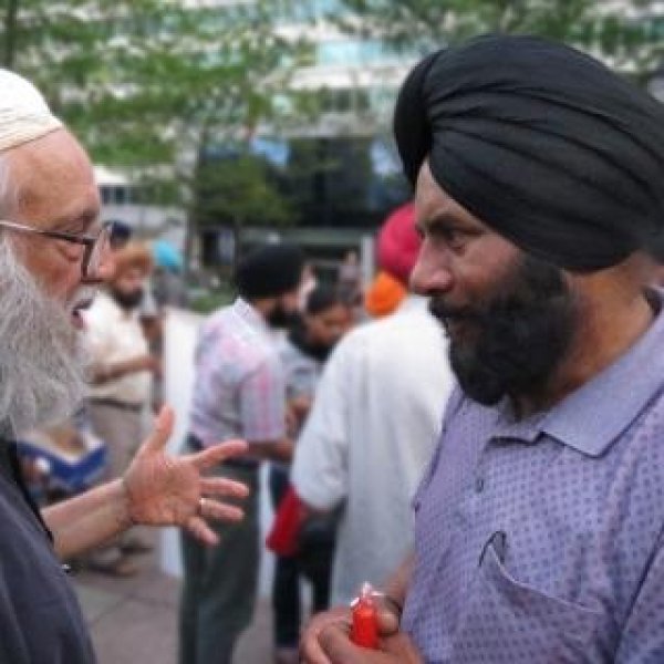 Sikhs Join Muslims to Combat Terror Backlash | SikhNet