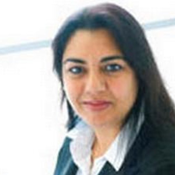 Dr Rabinder Buttar ~ prestigious ‘Business Woman of the Year’ award at ...