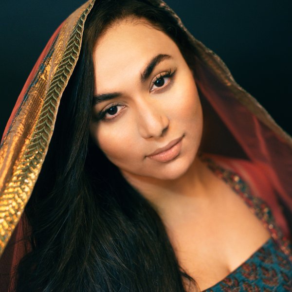 Manika Kaur - Kirtan Artist Interviewed | SikhNet