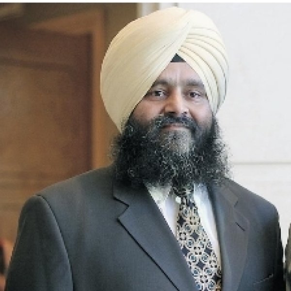 First Amritdhari Sikh Canadian awarded Queen Elizabeth II Diamond ...