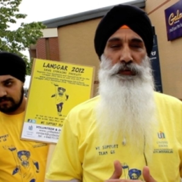 Langgar at Fauja Singh’s Olympics Torch relay in London | SikhNet