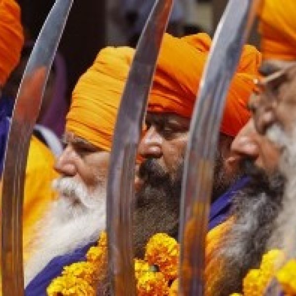 Sikh procession shares its history, culture | SikhNet