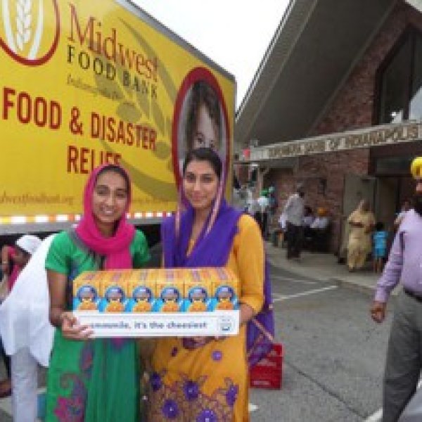 Indiana Sikhs Donate 20 Tons of Food for Hunger | SikhNet