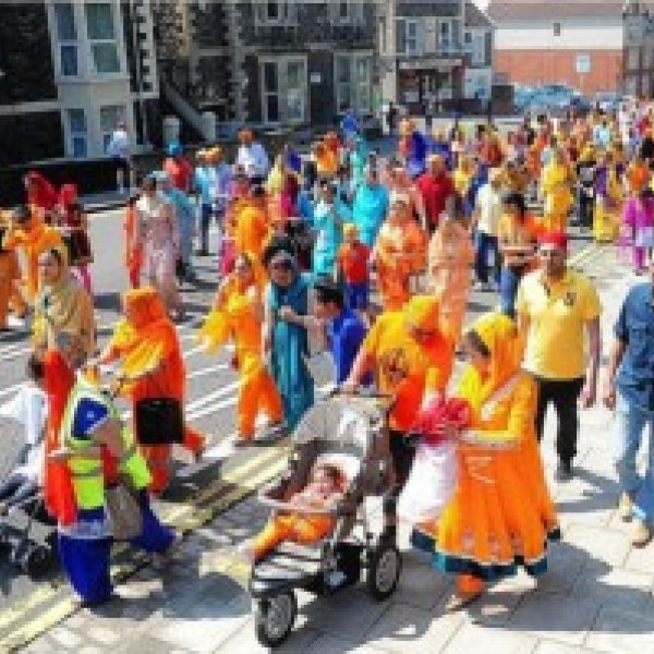 Sikh Parade Brings Colour to City Streets | SikhNet