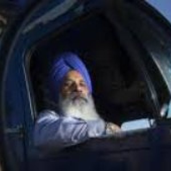 Sikh Truck Drivers ~ the Local Heroes | SikhNet
