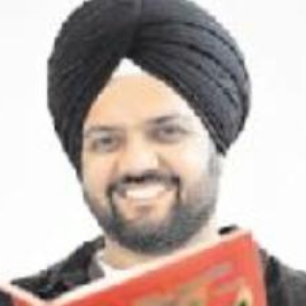 Writer picks up award for debut book | SikhNet