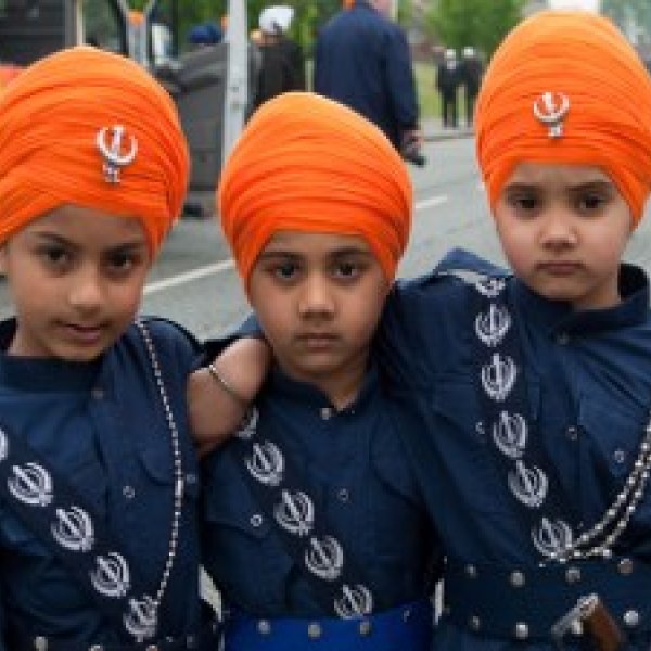 Turban display uncovers Sikh history ~ An exhibition | SikhNet