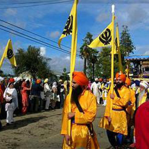 Guru’s Words Reign Supreme at 29th Sikh Parade in Yuba City | SikhNet