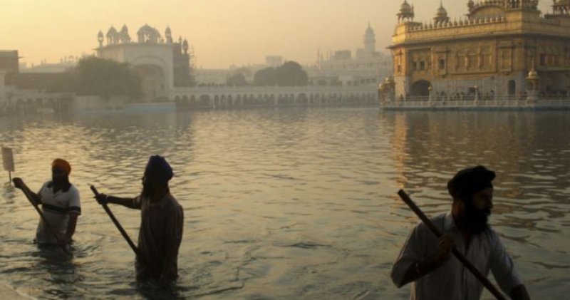Golden Temple Dulled by Air Pollution | SikhNet