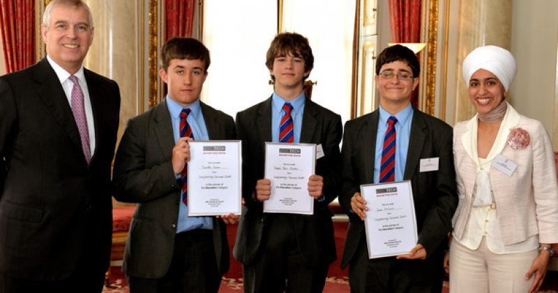 Sikh Teacher Wins Prestigious Teaching Award | SikhNet