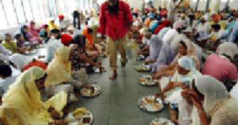 Local Sikhs feed the homeless. | SikhNet