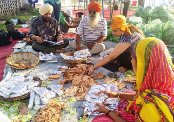 Langar – Sharing a Meal with Purpose | SikhNet